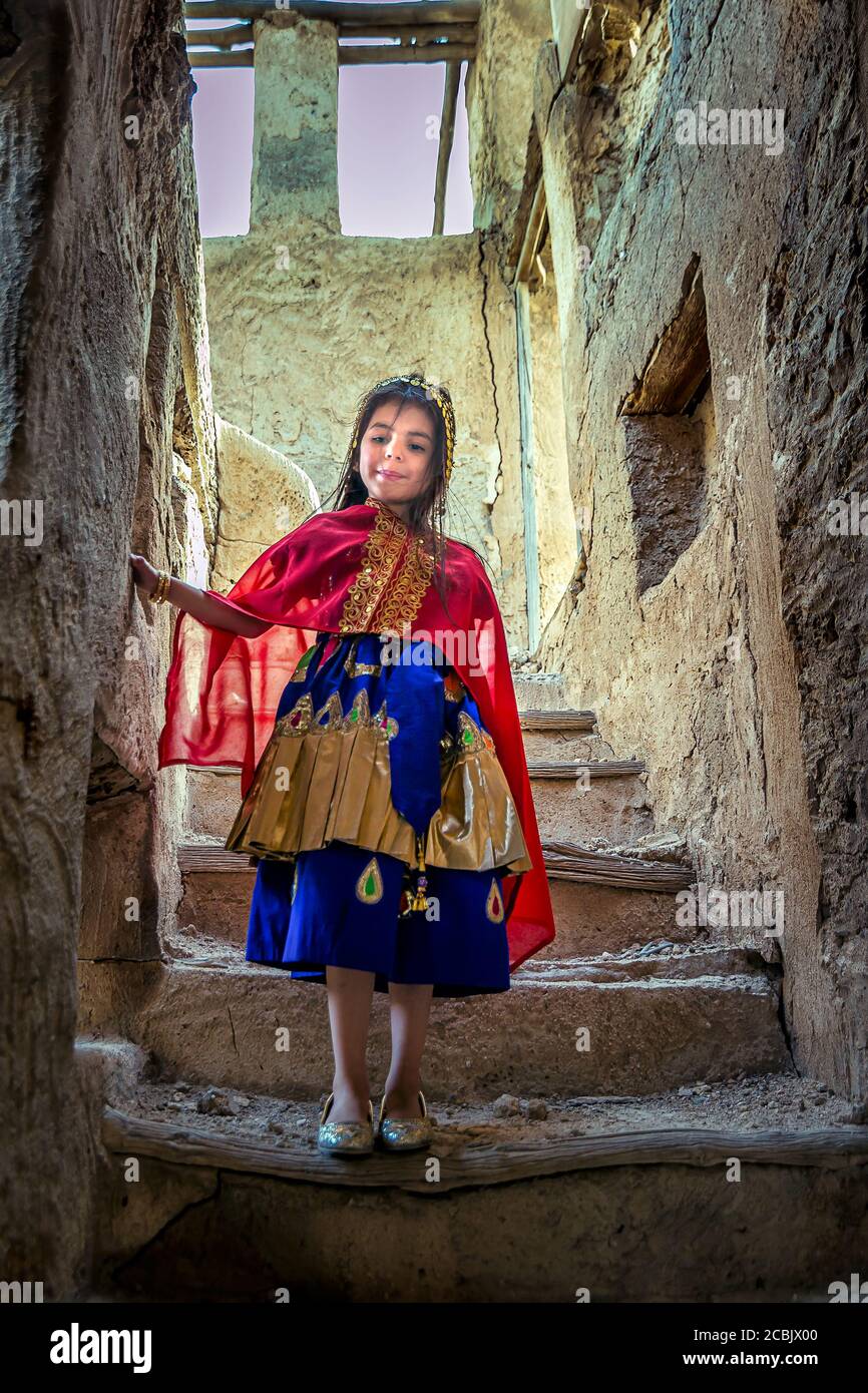 Saudi Arabian girl with traditional dress. QATIF- SAUDI ARABIA Stock ...