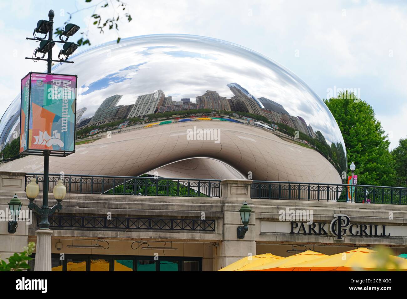 CHICAGO, IL -29 JUL 2020- View of the Cloud Gate sculpture, nicknamed ...