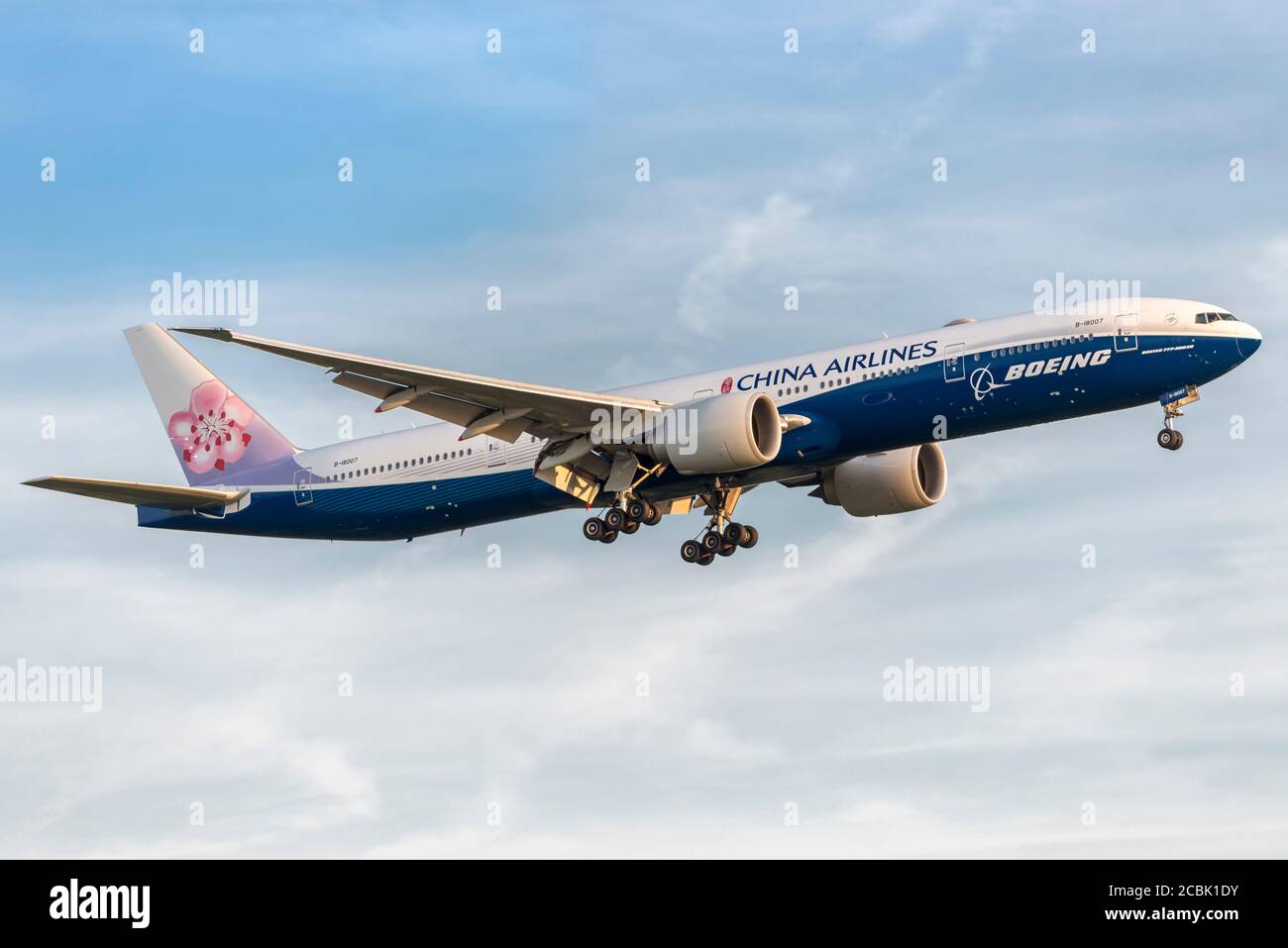 Aerial view of boeing 777 hi-res stock photography and images - Alamy