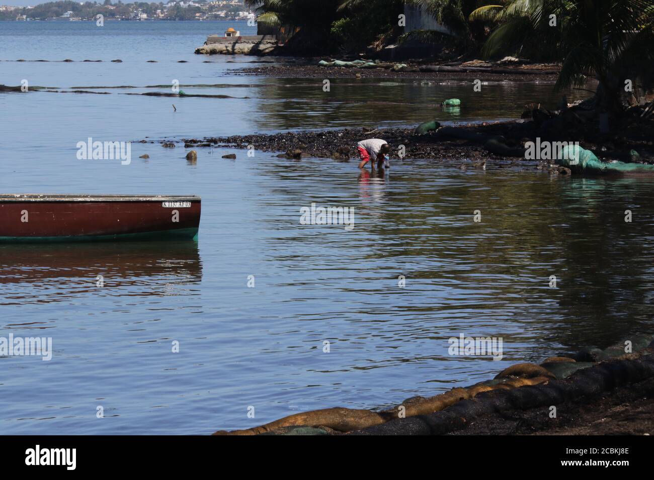 MV Wakashio oil spill Stock Photo - Alamy
