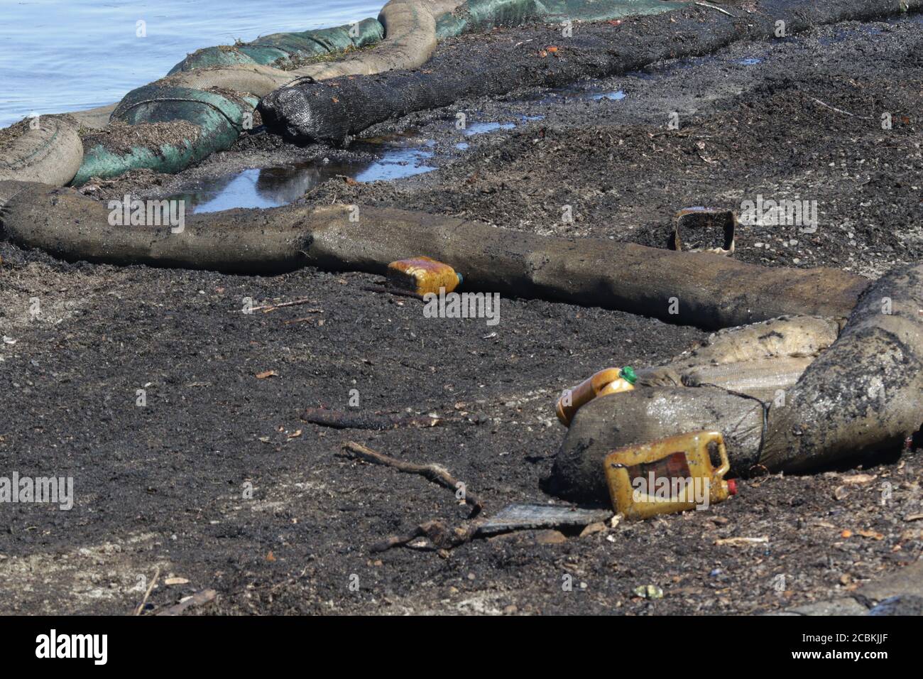 MV Wakashio oil spill Stock Photo - Alamy