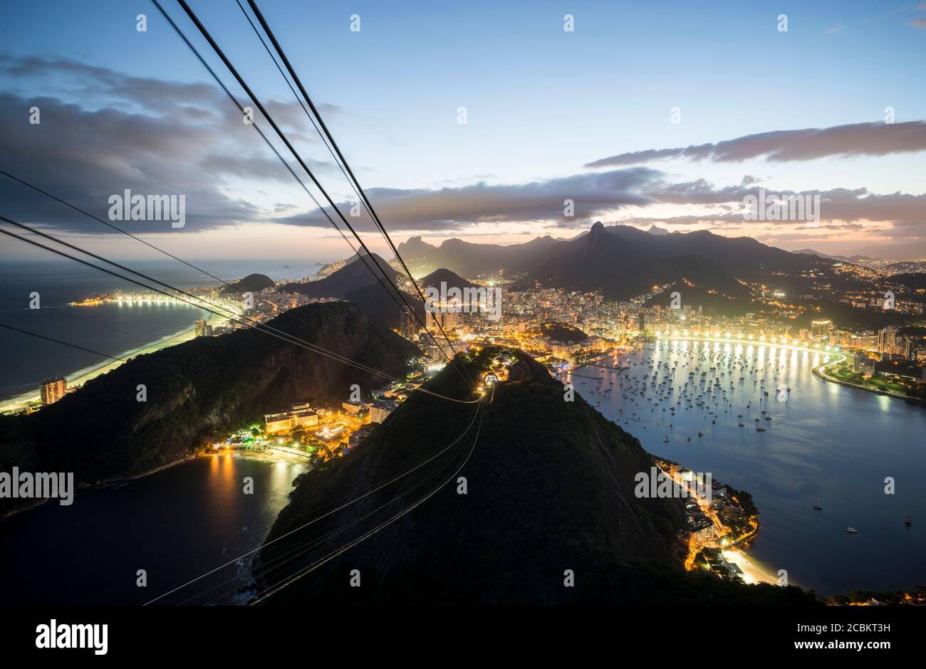 Rio cable car night hi-res stock photography and images - Alamy