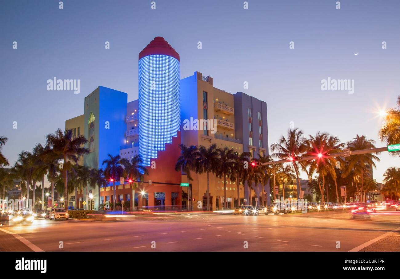 Building in the famous Art Deco District in South Beach at night, Miami ...