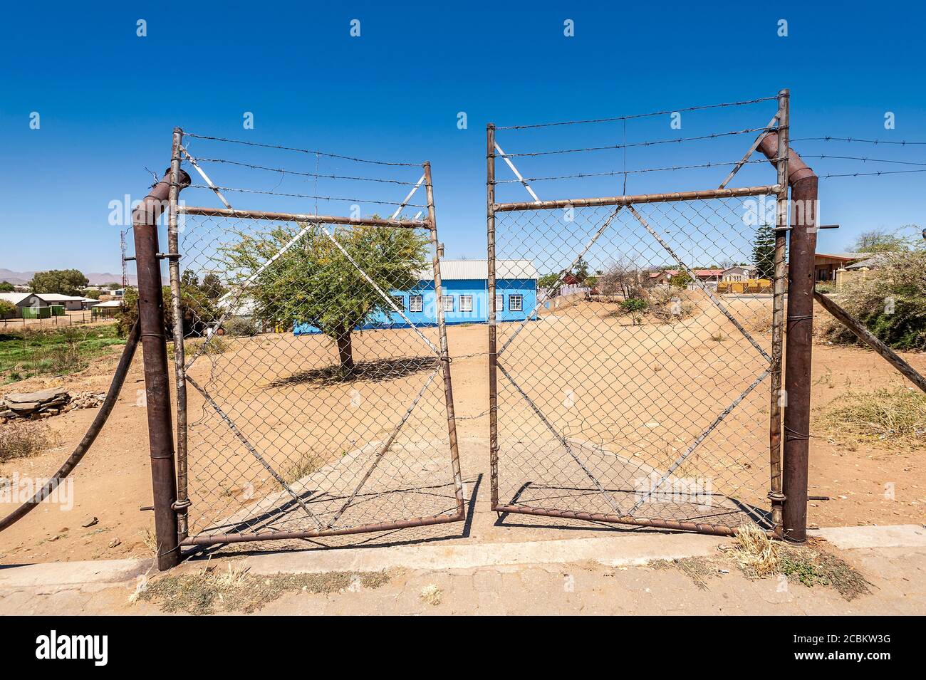 Broken gates hi-res stock photography and images - Alamy