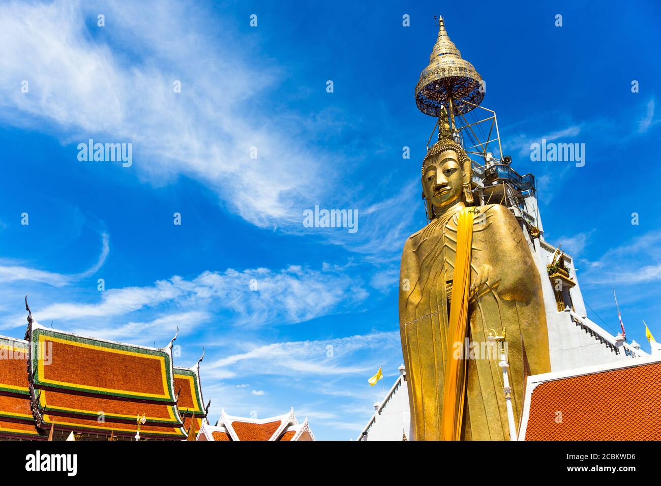 Standing Buddha, Wat Intharawihan, Bangkok, Thailand Stock Photo - Alamy