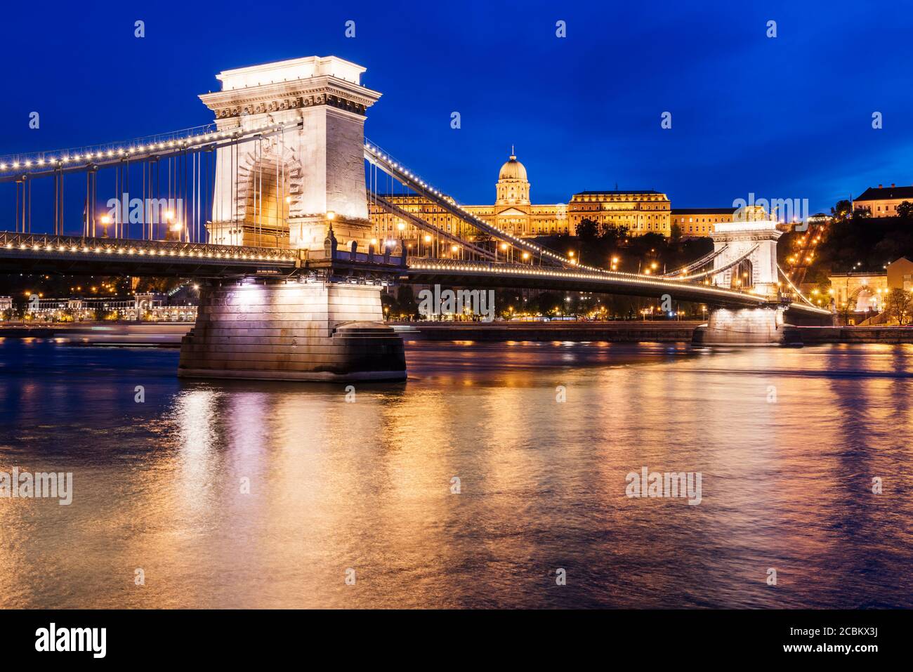 Chain Bridge & Buda Castle at night, Budapest, Hungary Stock Photo - Alamy