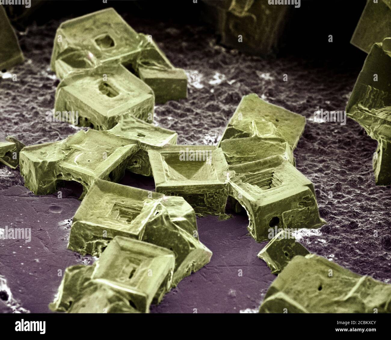 Salt crystals microscope hi-res stock photography and images - Alamy