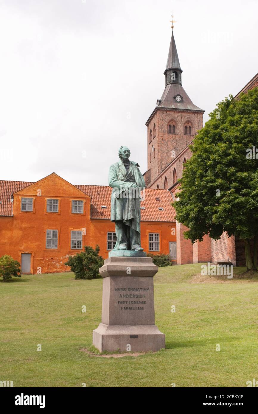 Hans christian andersen statue hi-res stock photography and images - Alamy