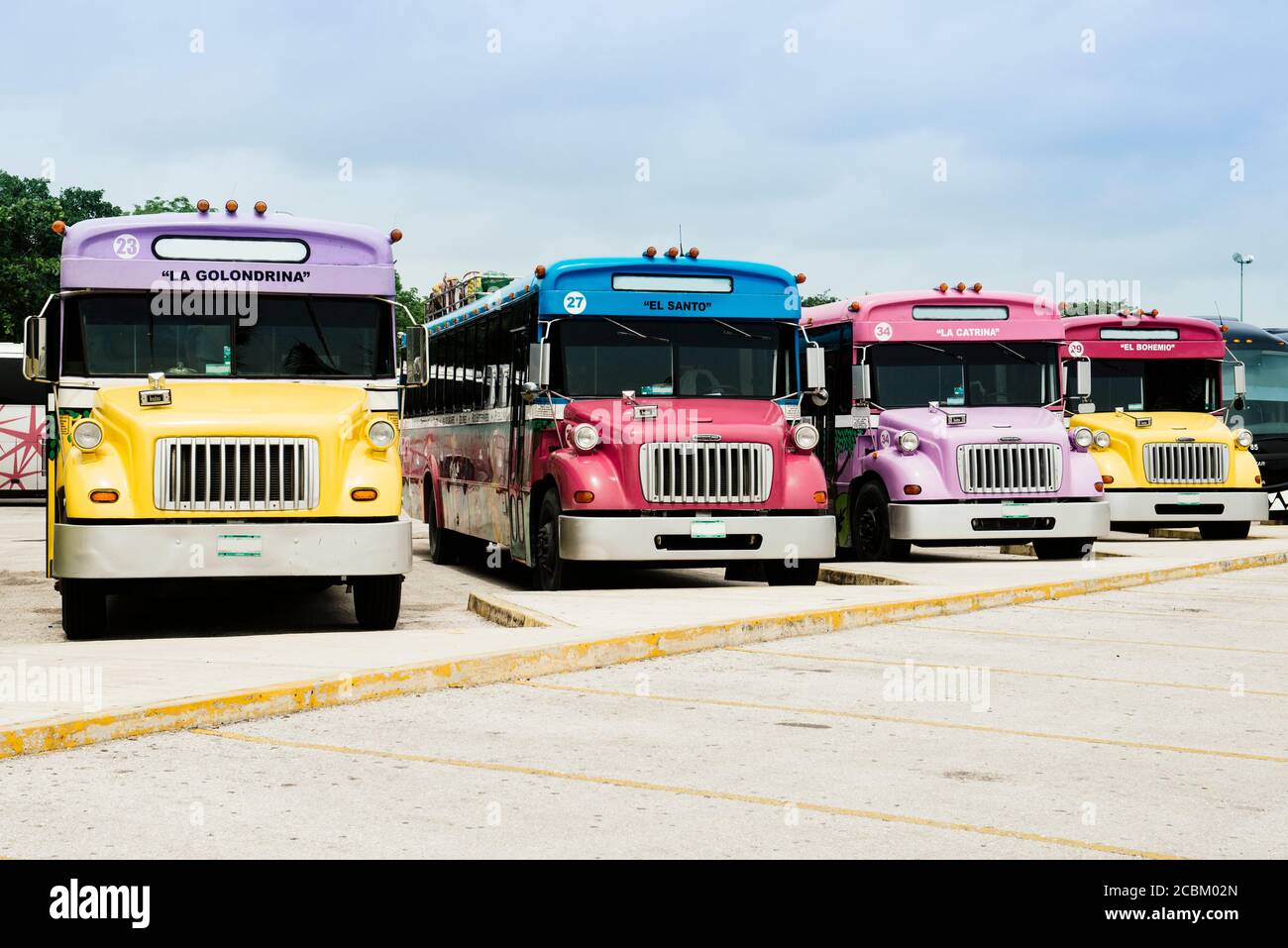 Buses mexico hi-res stock photography and images - Alamy