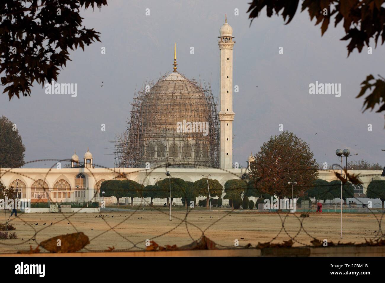 Hazratbal shrine hi-res stock photography and images - Alamy