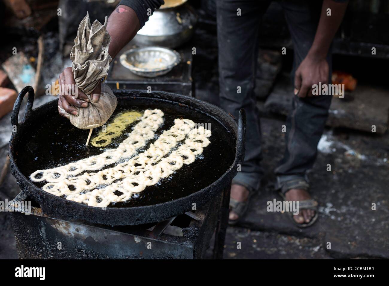Making jalebi hi-res stock photography and images - Alamy