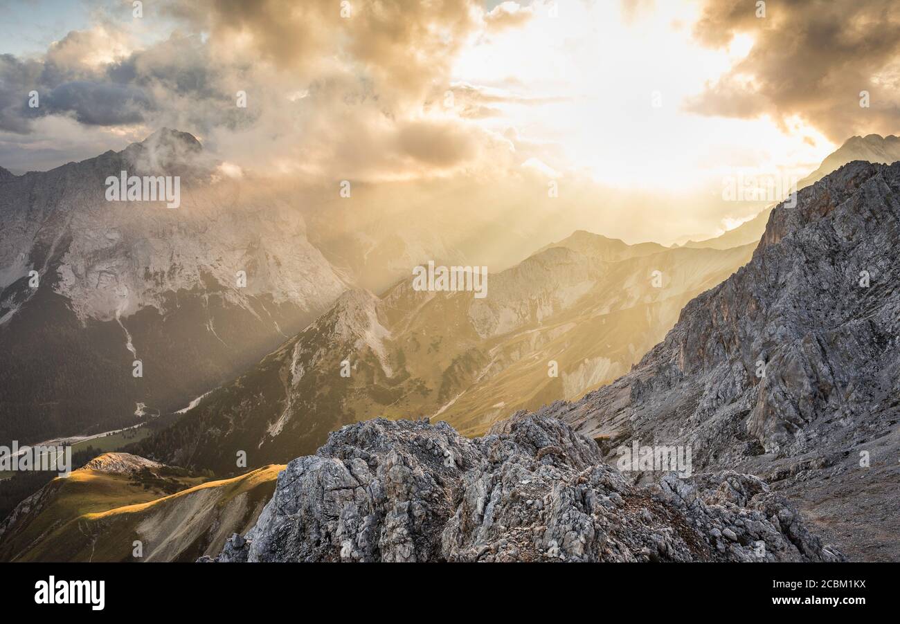 Mount Hochwanner, Wetterstein Mountains, Bavaria Stock Photo - Alamy