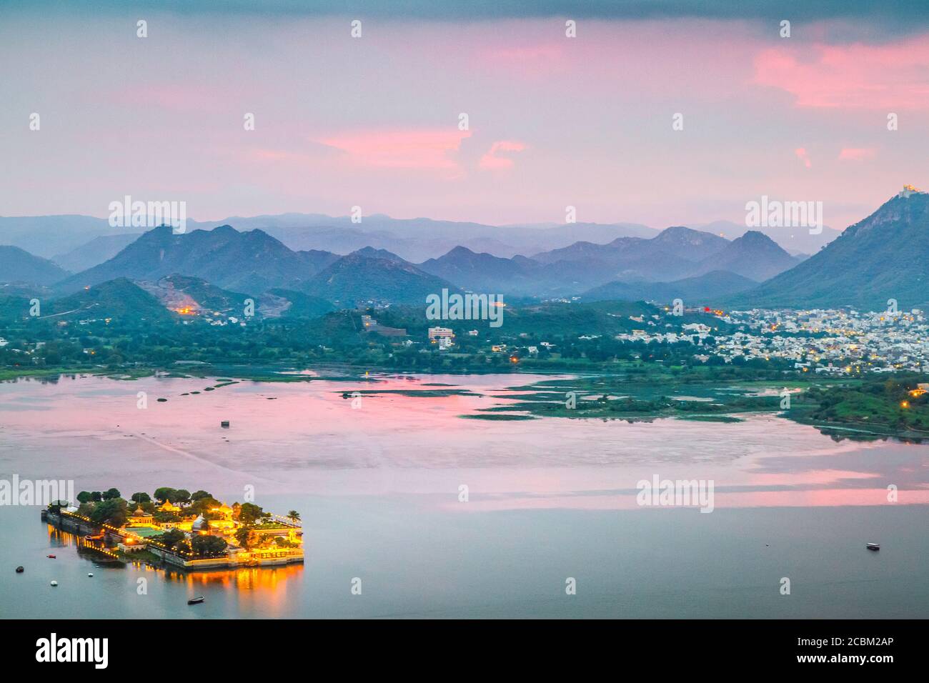 Lake Pichola, Udaipur, Rajasthan, India Stock Photo - Alamy