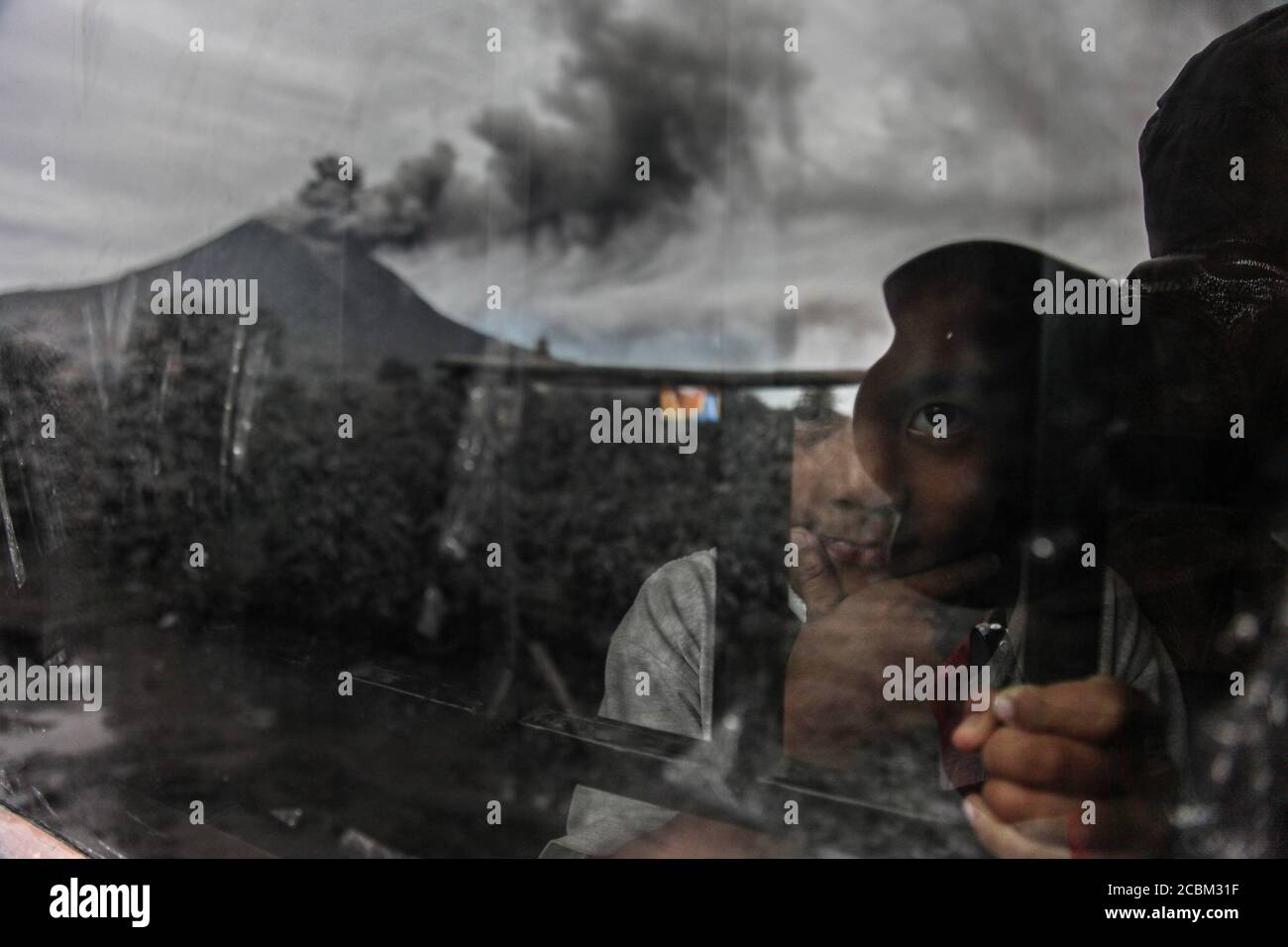 White smoke from southeast hi-res stock photography and images - Alamy