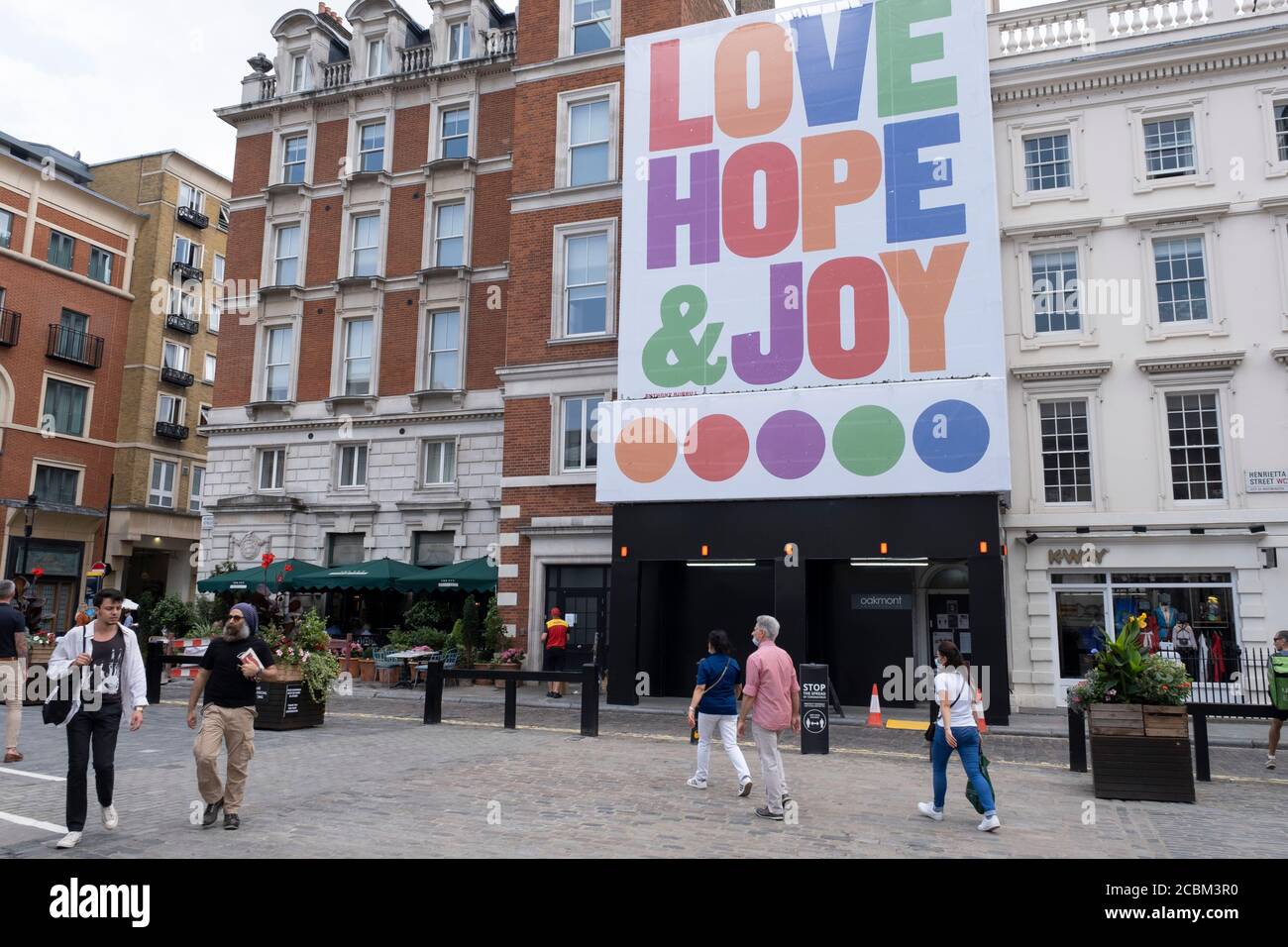Deep end sign with people hi-res stock photography and images - Alamy