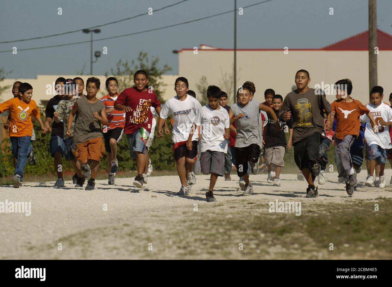 School sports boys running race hi-res stock photography and images - Alamy