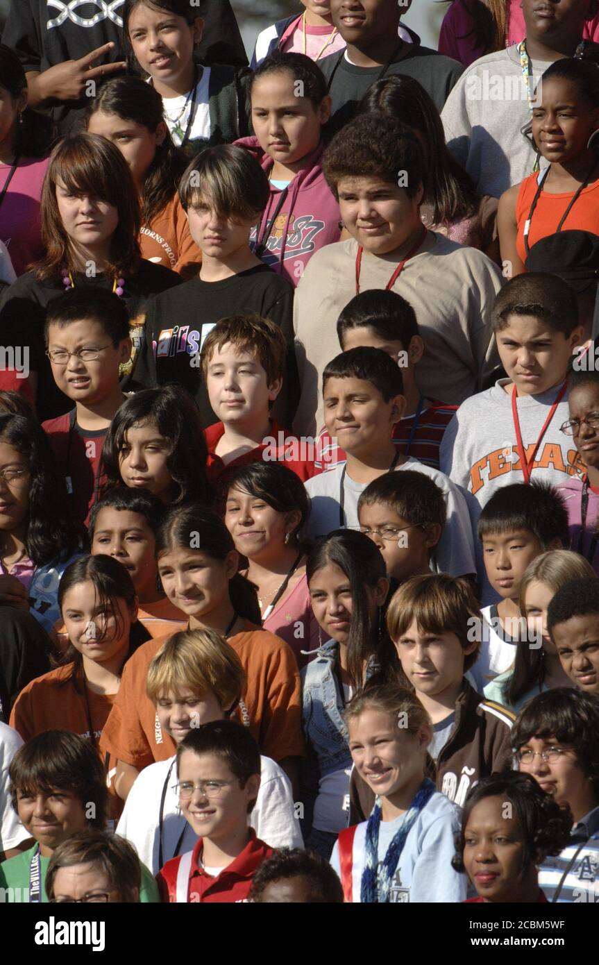 Austin, Texas USA, September 26, 2006: Seventh grade students pose for ...