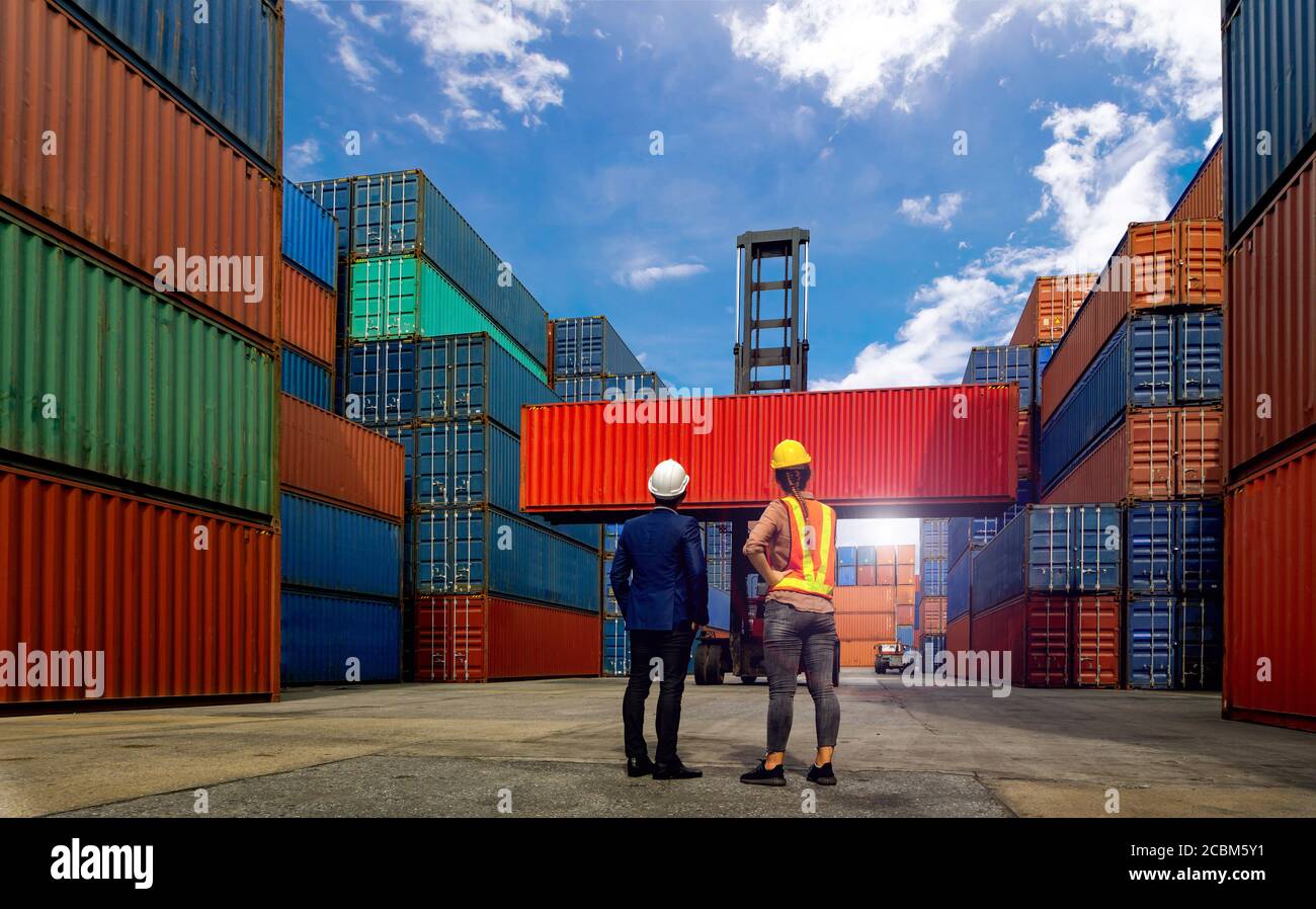 Dock supervisor hi-res stock photography and images - Alamy