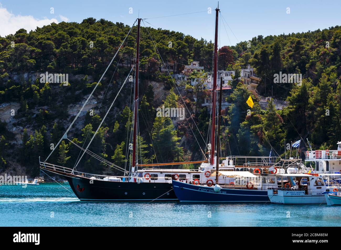Port of alonissos hi-res stock photography and images - Alamy