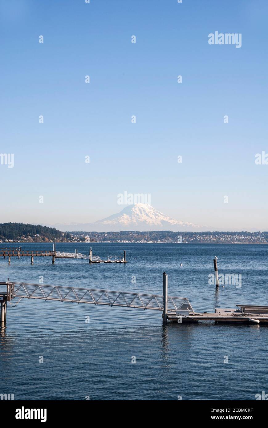 Private docks hi-res stock photography and images - Alamy