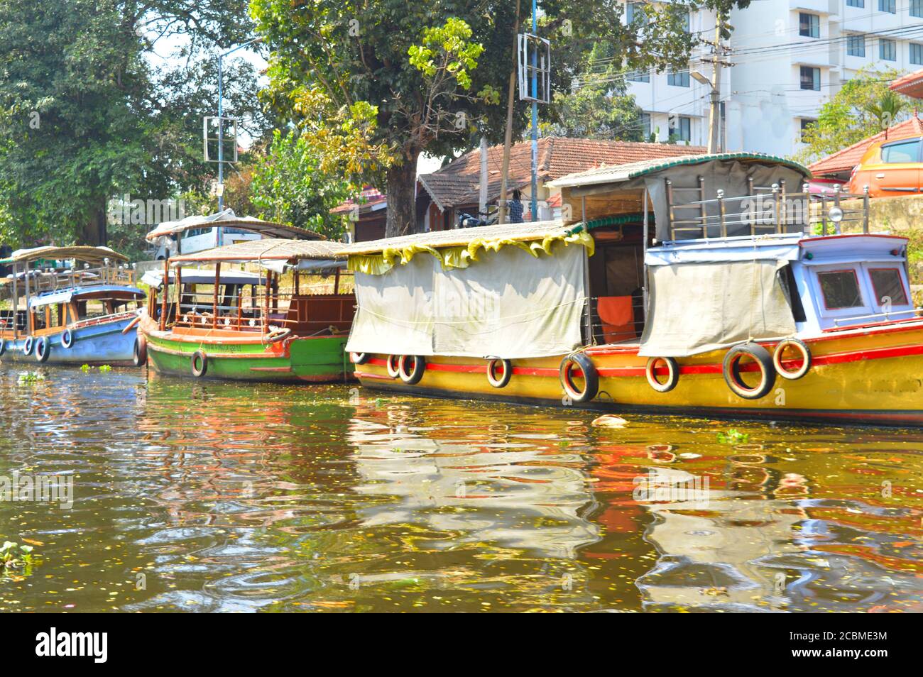 Shikara boats hi-res stock photography and images - Alamy