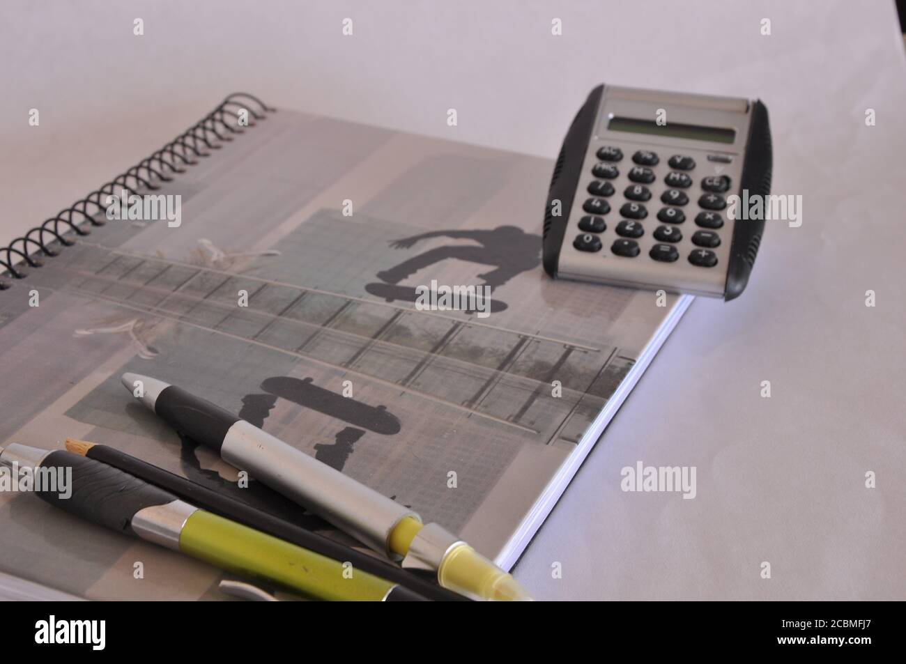 Non digital calculator hi-res stock photography and images - Alamy