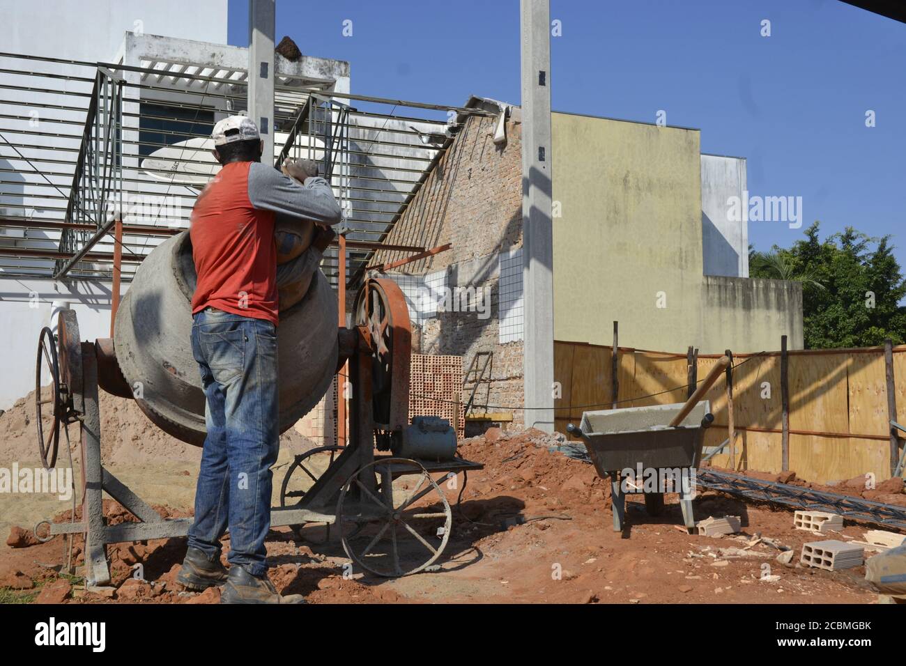 Manual hand mixer hi-res stock photography and images - Alamy