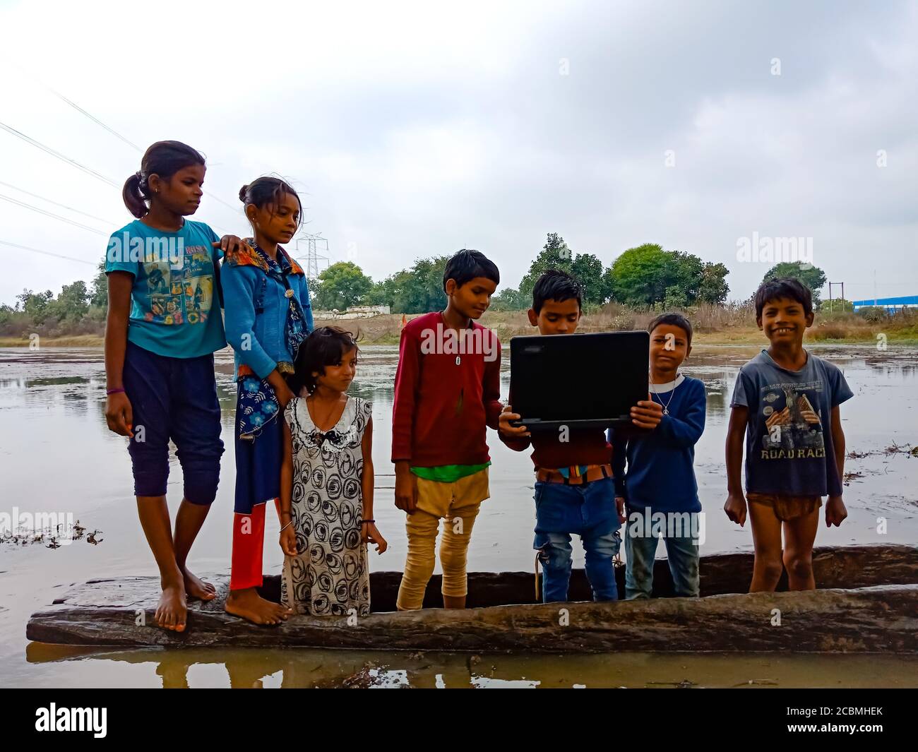 DISTRICT KATNI, INDIA - JANUARY 01, 2020: An indian fisher group of ...