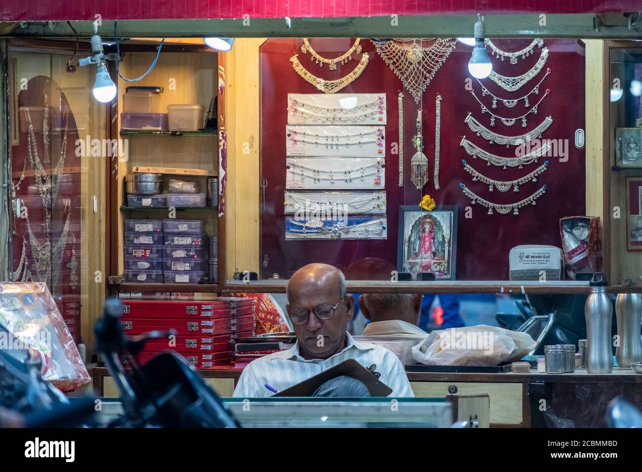 Indian tradesman hi-res stock photography and images - Alamy