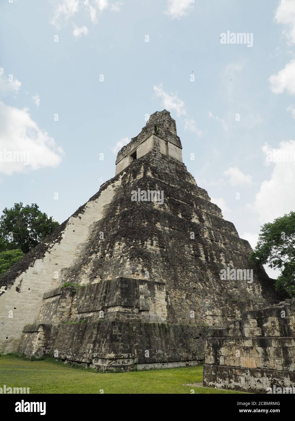 Vertical shot of the Lost World Pyramid in Tikal, Guatemala Stock Photo ...