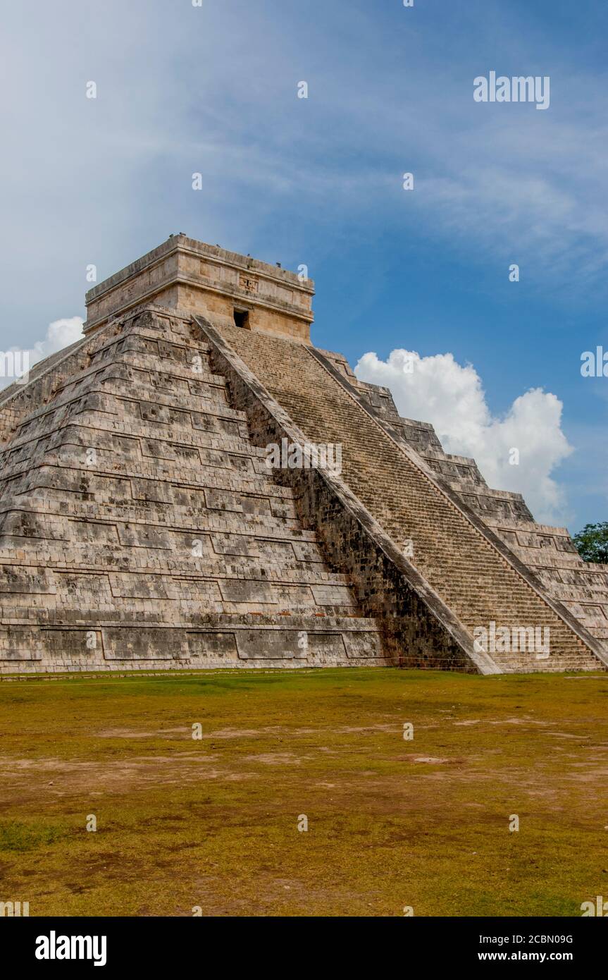 View of El Castillo (Temple of Kukulcan), the great Mayan pyramid, in the Chichen Itza ...