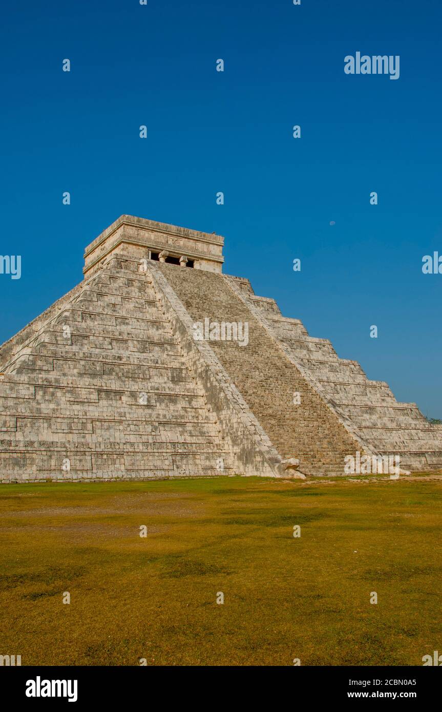 View of El Castillo (Temple of Kukulcan), the great Mayan pyramid, in the Chichen Itza ...