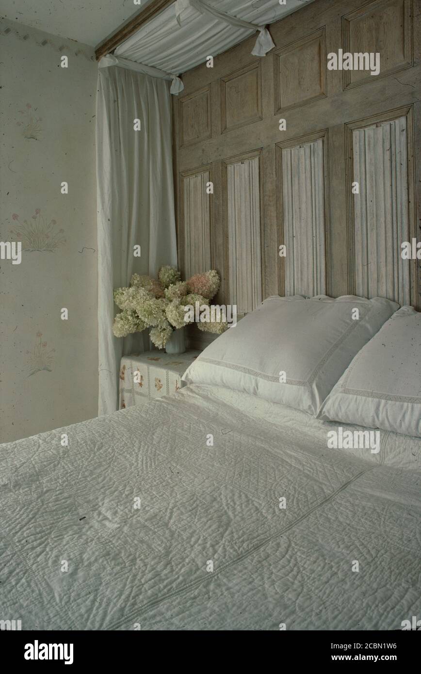 Linen fold panels hi-res stock photography and images - Alamy