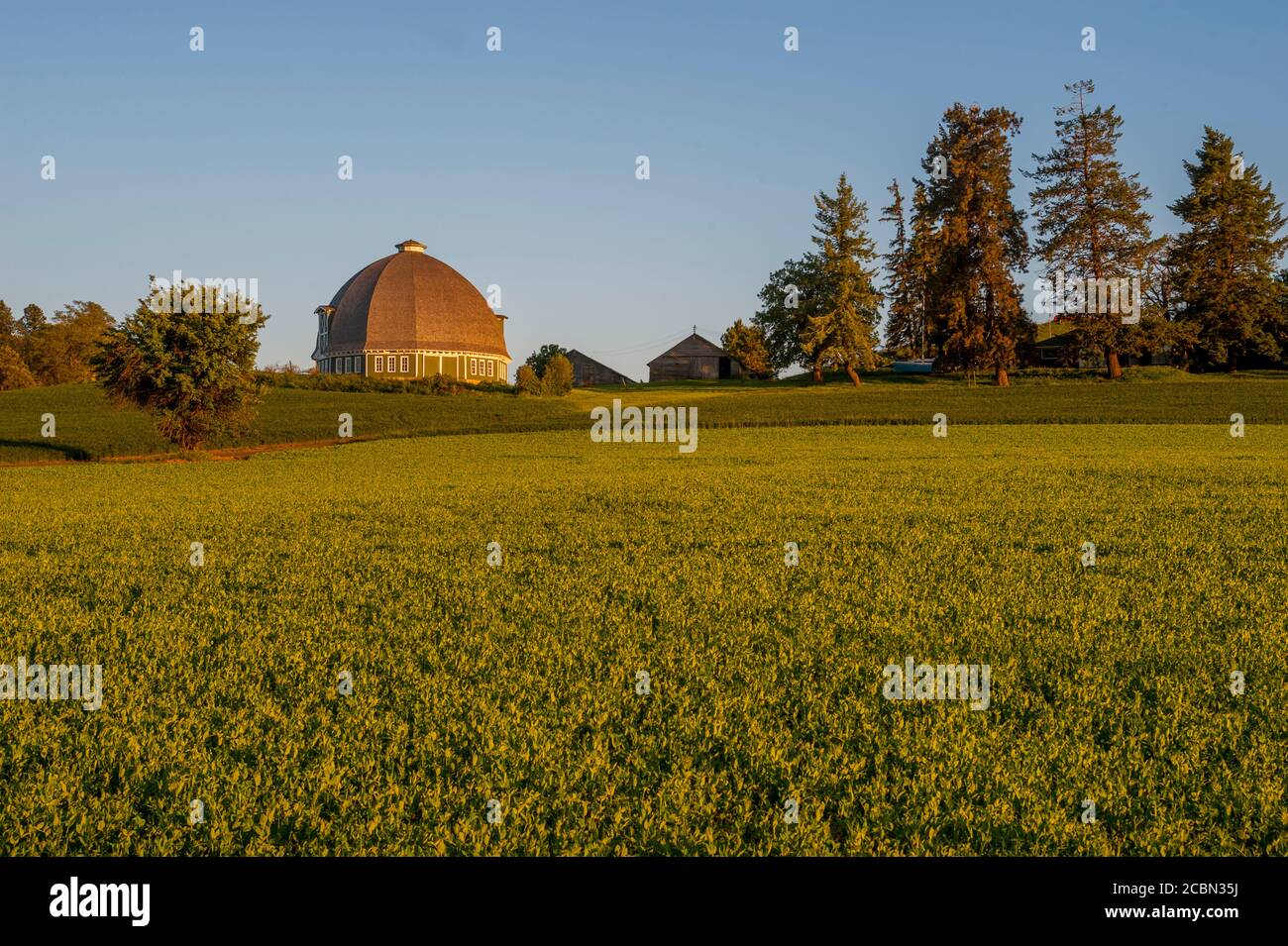 View of a round barn near Pullman in the Palouse, Eastern Washington ...