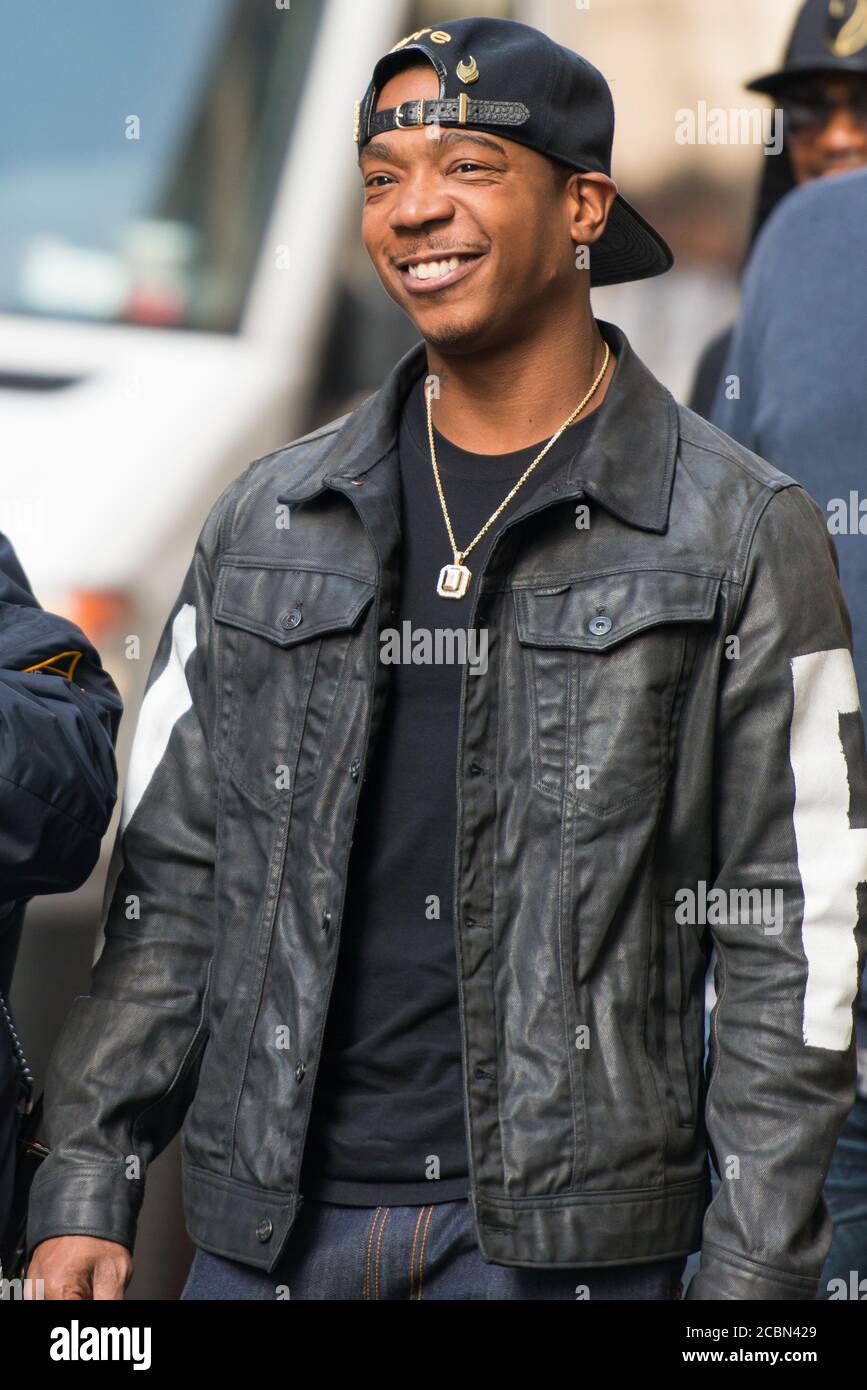 Famous Rapper/Actor Ja Rule walking in Broadway in the SoHo ...