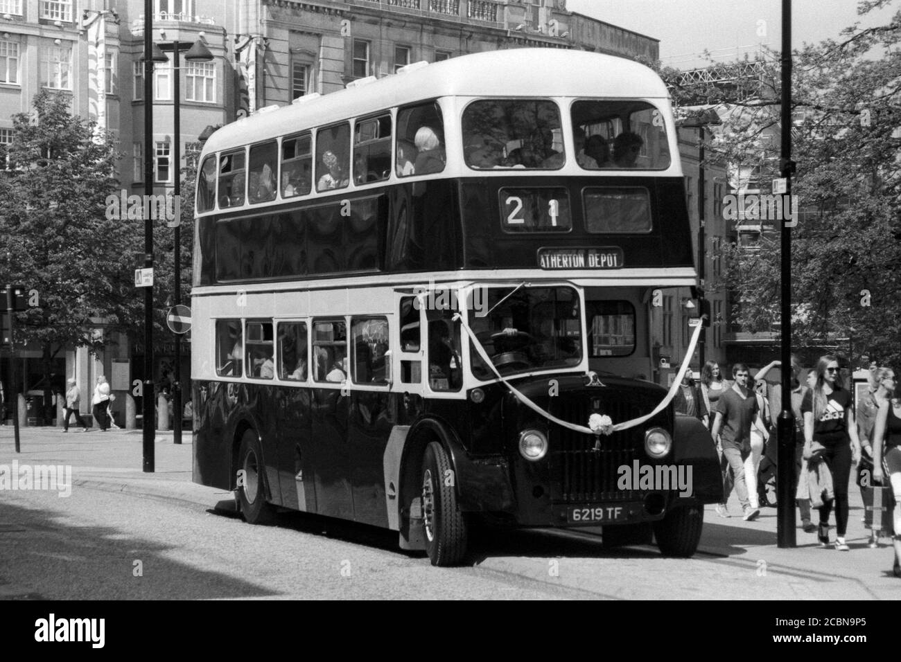 Classic double decker bus hi-res stock photography and images - Alamy