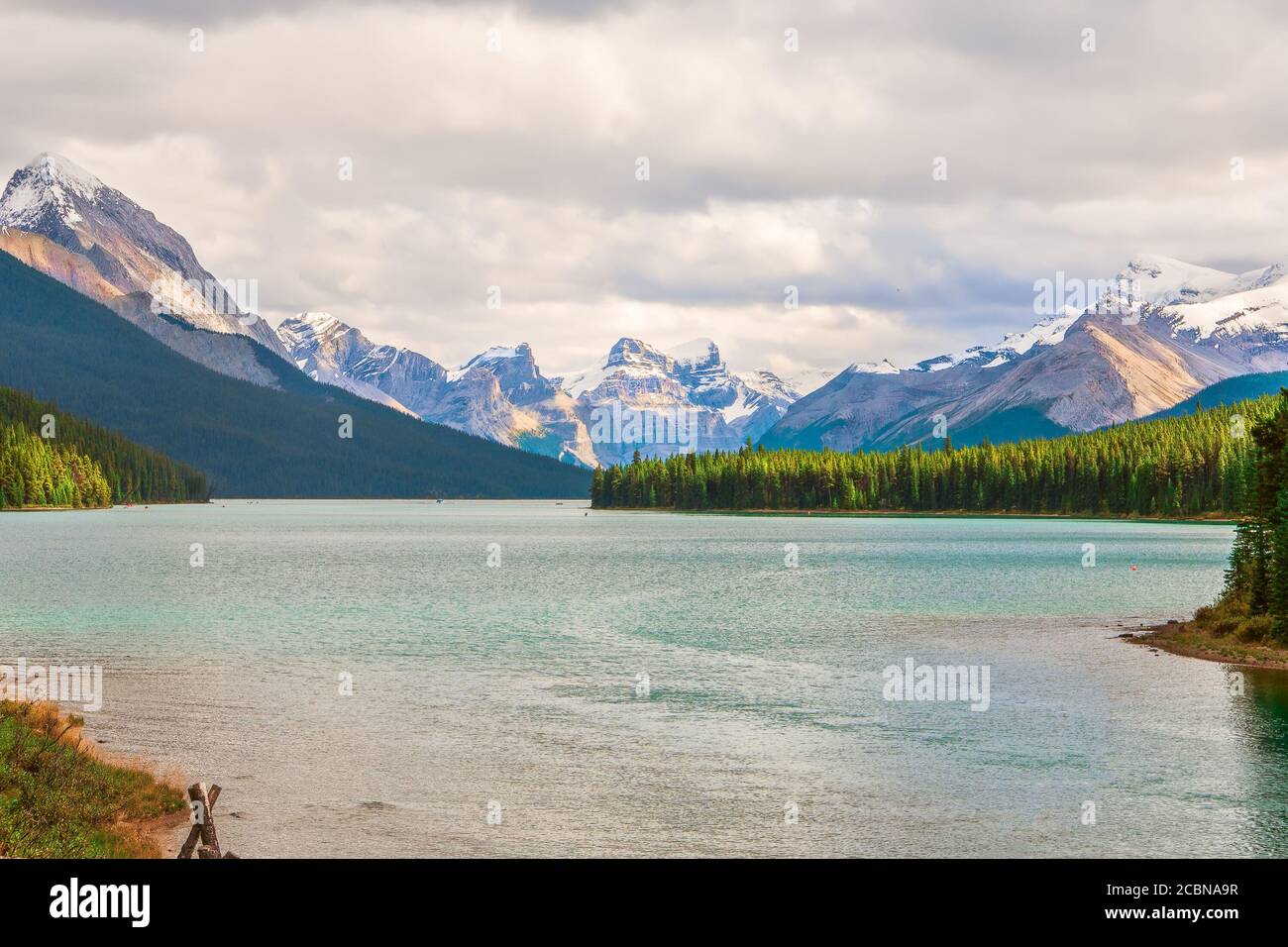 Maligne lake trail hi-res stock photography and images - Alamy