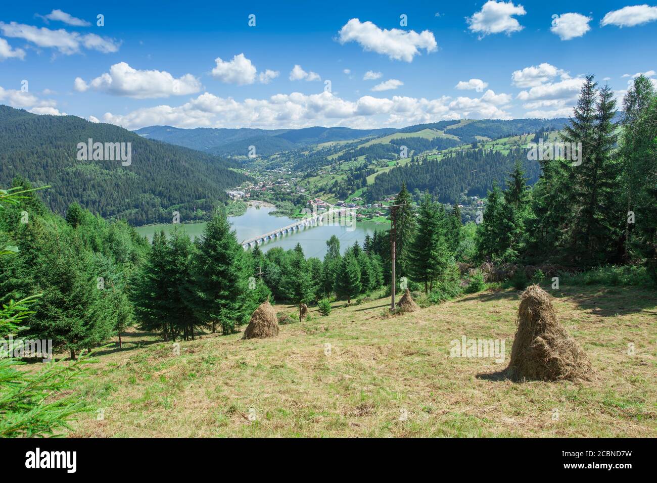 Bicaz lake and Poiana Teiului viaduct in Romania Stock Photo - Alamy