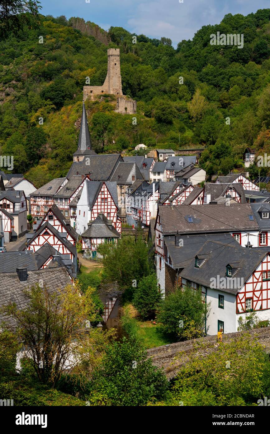 Half timbered and philippsburg castle hi-res stock photography and ...