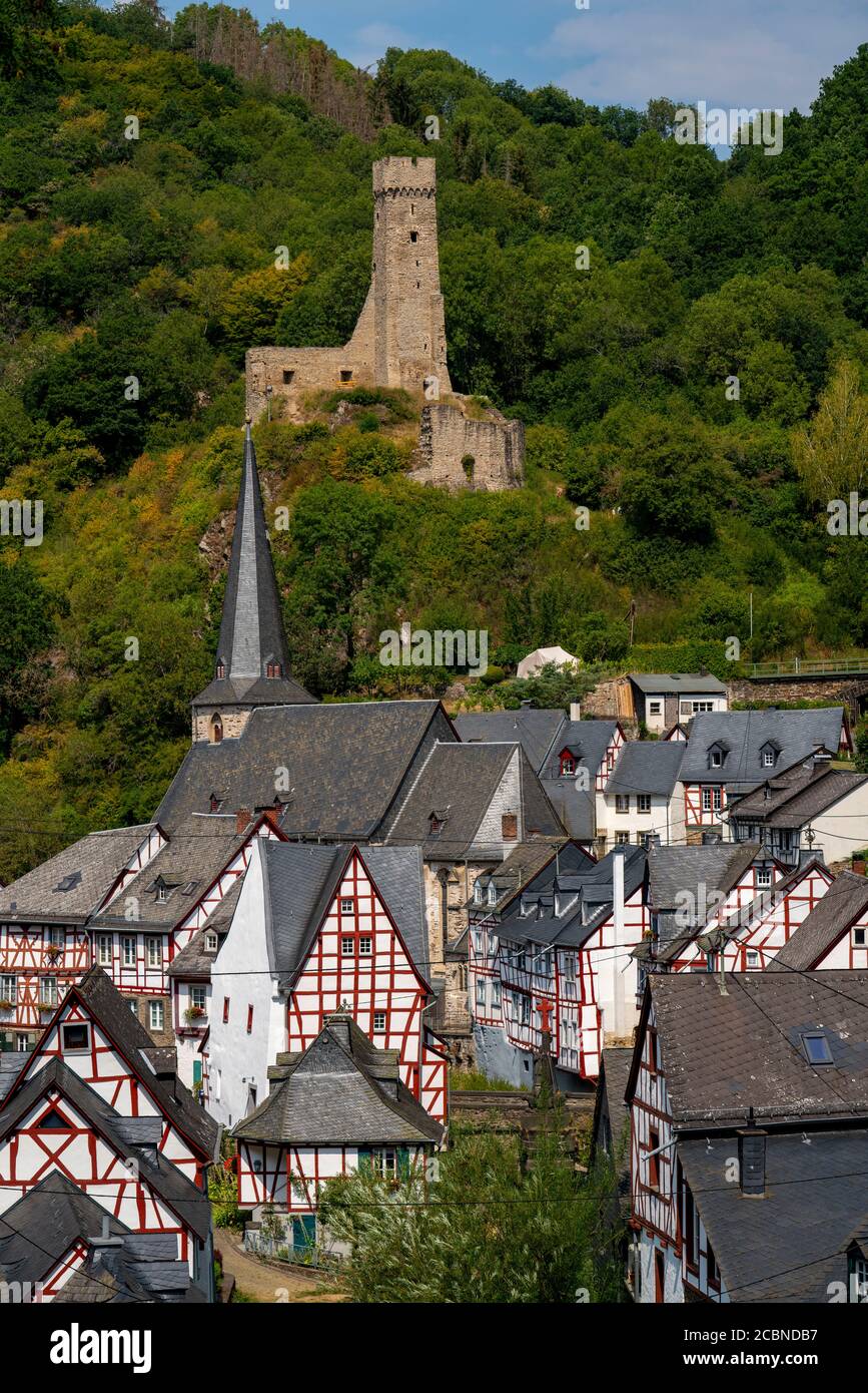Town overview with parish church hi-res stock photography and images ...
