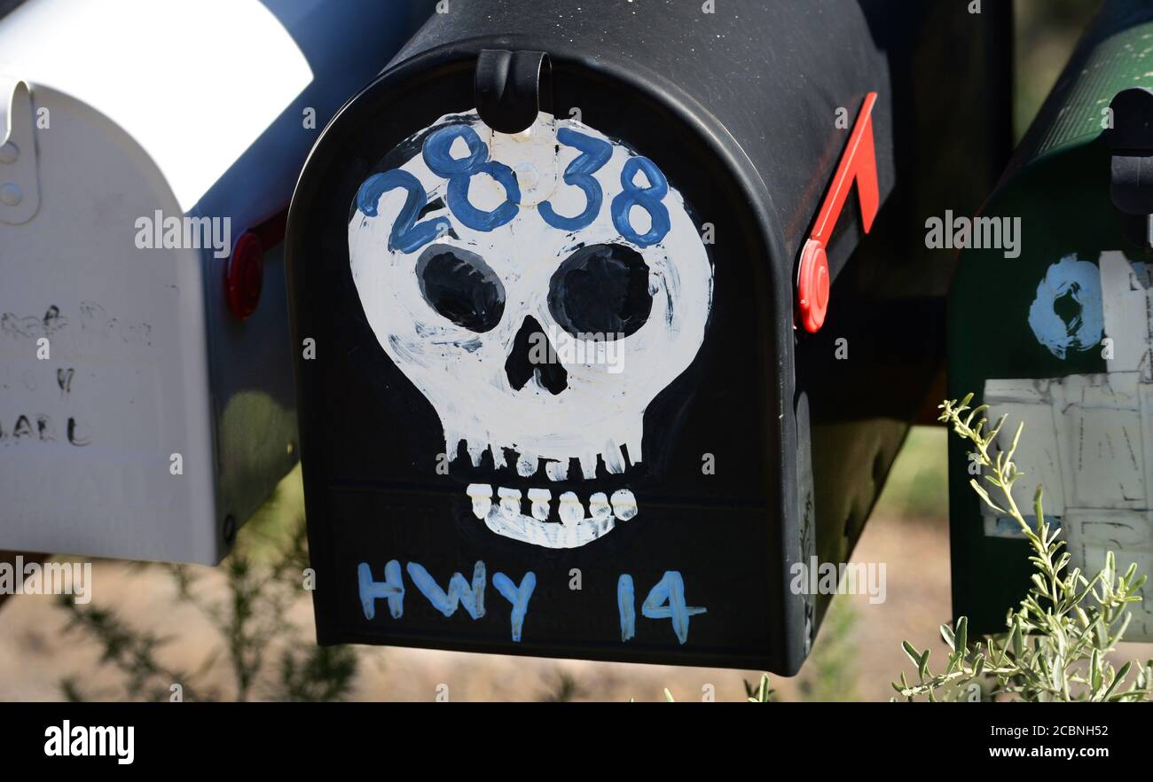 The owner of a mailbox in rural New Mexico painted a skull on the lid ...