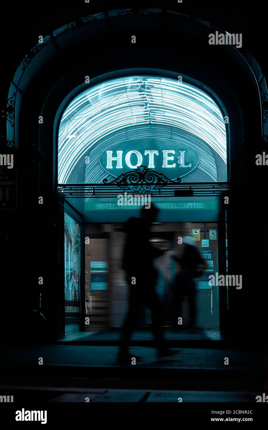 Motel sign night building exterior hi-res stock photography and images ...