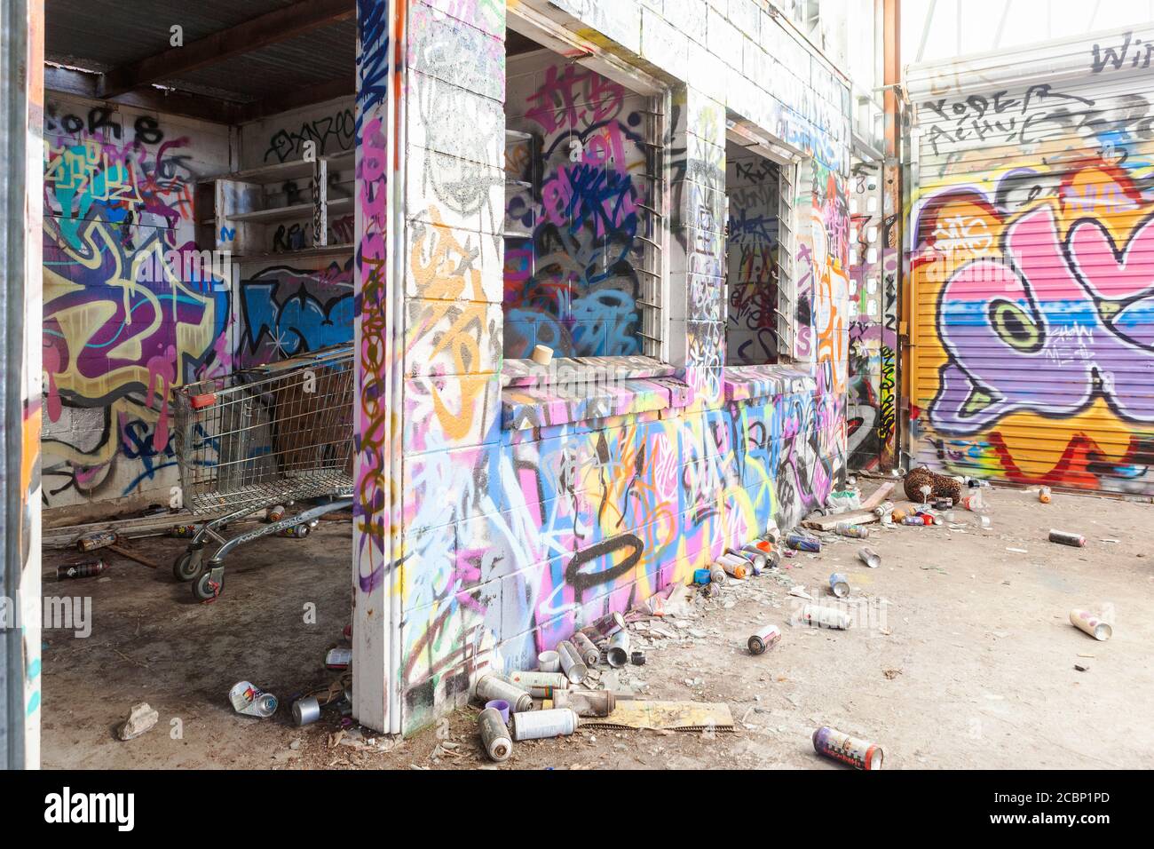 Inside of an old and abandoned building Stock Photo - Alamy