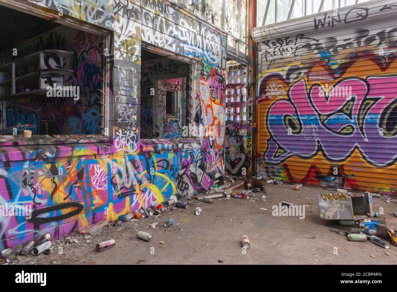 Inside of an old and abandoned building Stock Photo - Alamy