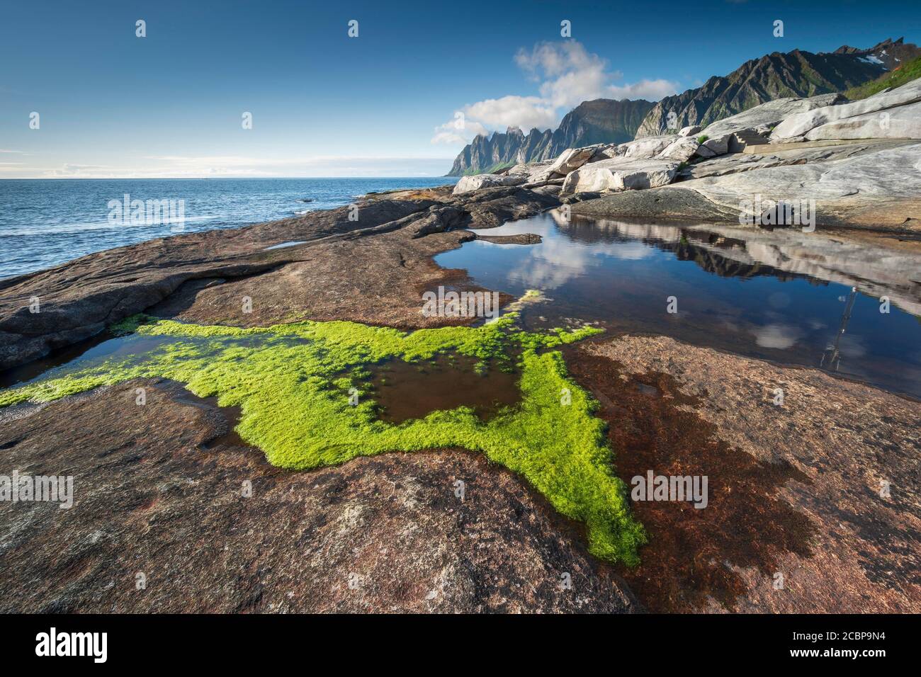 Behind rocky peak devils teeth hi-res stock photography and images - Alamy