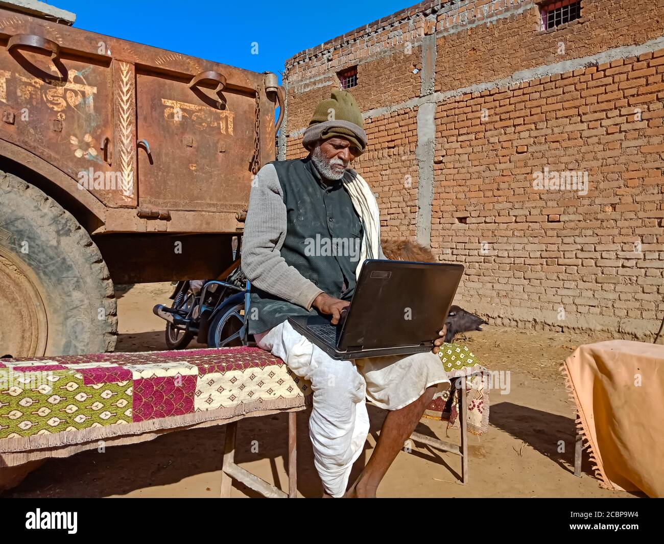 Indian farmer with laptop hi-res stock photography and images - Alamy