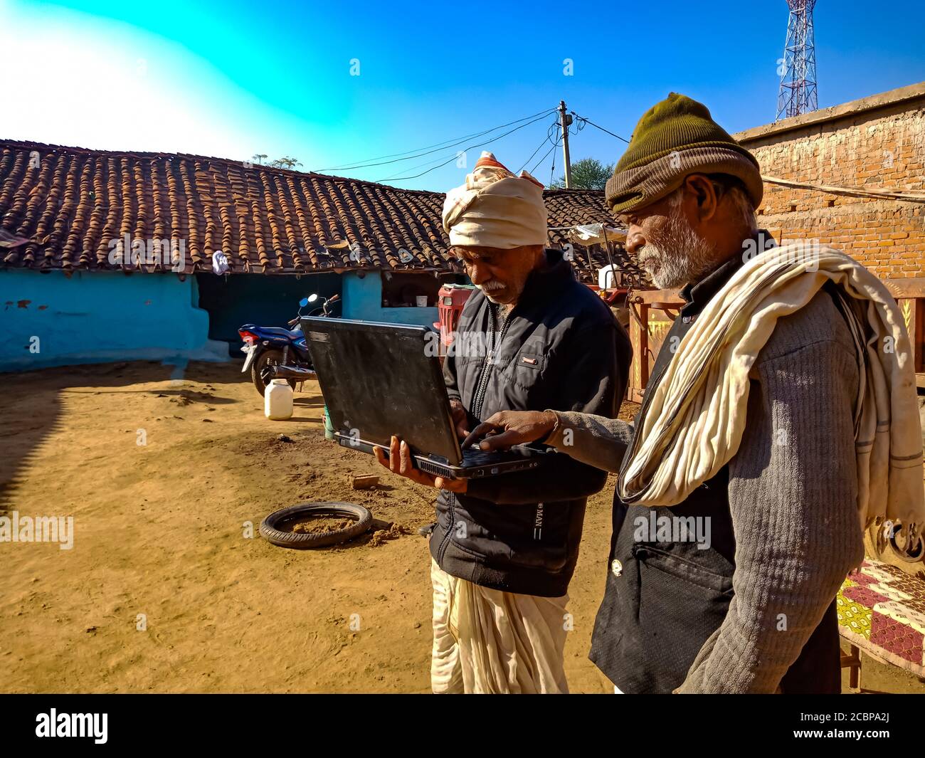 Difficult technology man elderly hi-res stock photography and images ...