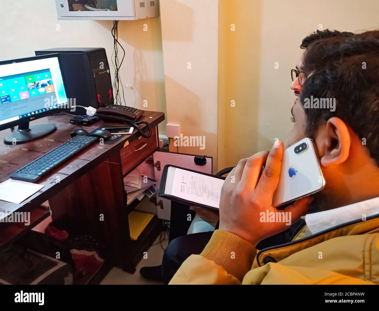 DISTRICT KATNI, INDIA - MARCH 18, 2020: An indian office male executive ...