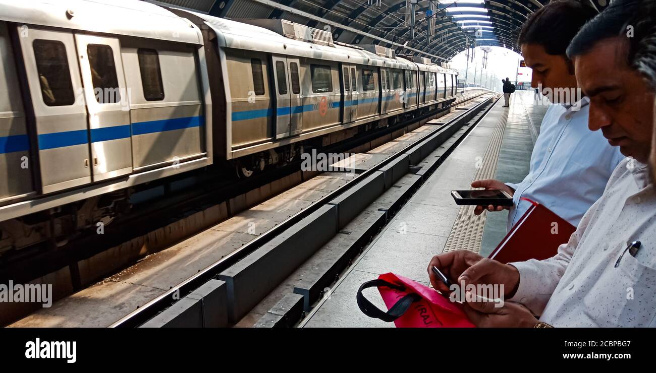 India train people on top hi-res stock photography and images - Alamy