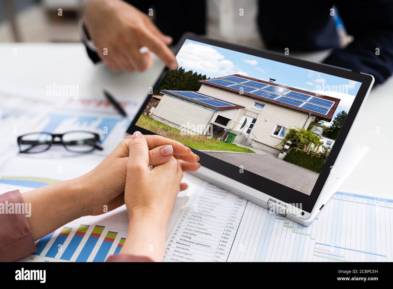 Real estate business worker hi-res stock photography and images - Alamy